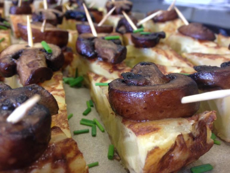 Menu B : Relish Food