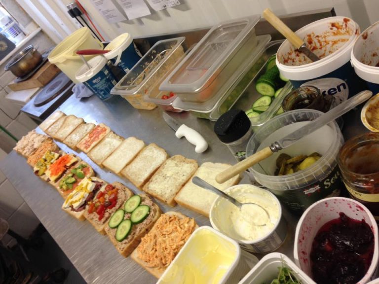 Menu B : Relish Food